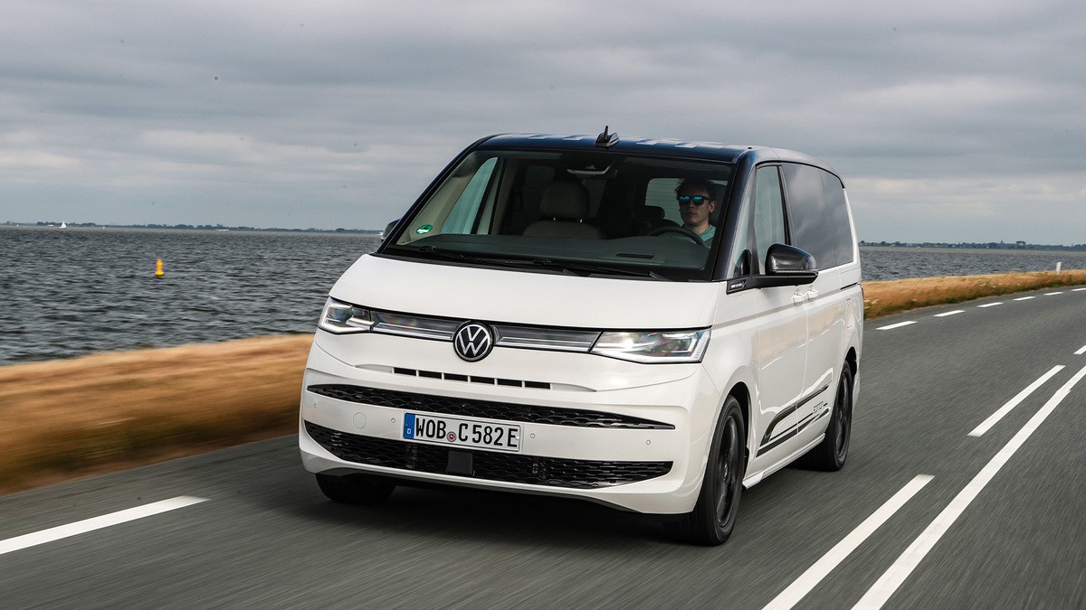 VW Multivan eHybrid 4 Motion Plug-in-Hybrid (2025)