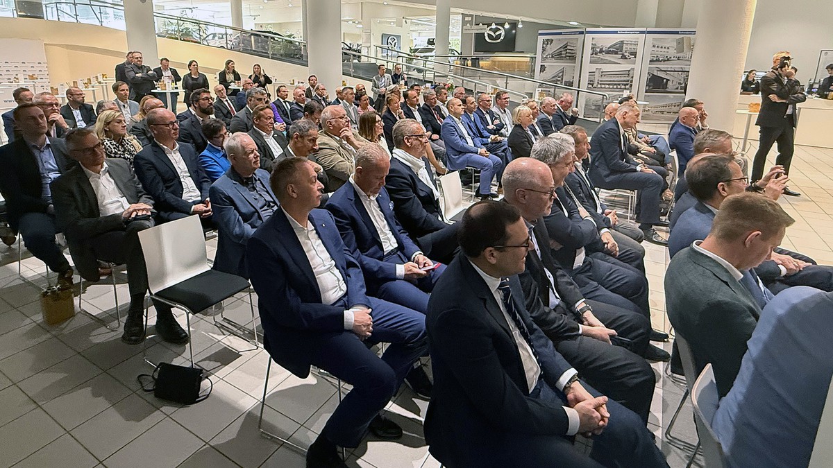 Michael Ziegler wird 70 - Feierstunde in der Schwabengarage