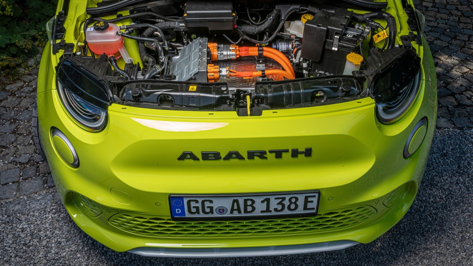 Abarth 500e (2023)